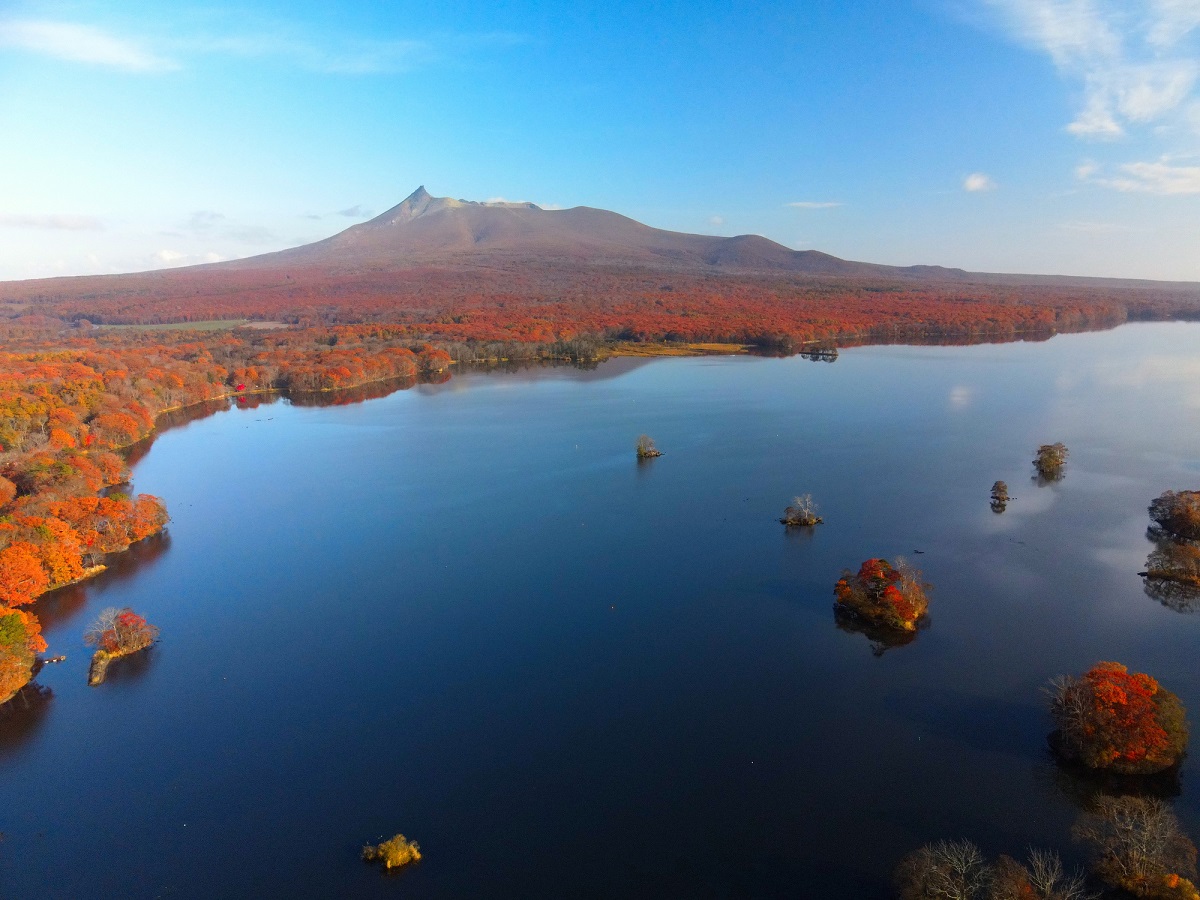 Onuma Quasi-national Park: Enjoying Autumn Leaves in Hokkaido ...